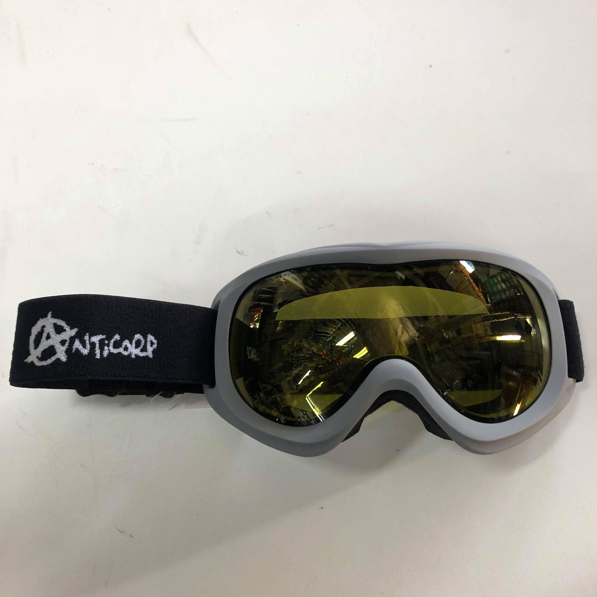 Anticorp - Mac’s Waterski